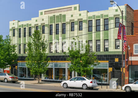 Exterior of Chicago Bee building Stock Photo - Alamy