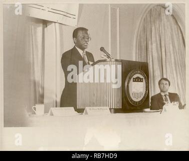 Privatization Conference - Speaking at podium Stock Photo - Alamy
