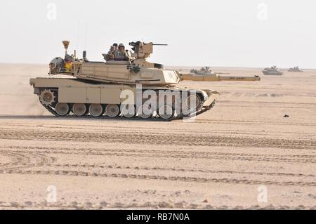 Kuwaiti main battle tanks Stock Photo - Alamy