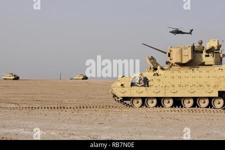 Kuwaiti main battle tanks Stock Photo - Alamy
