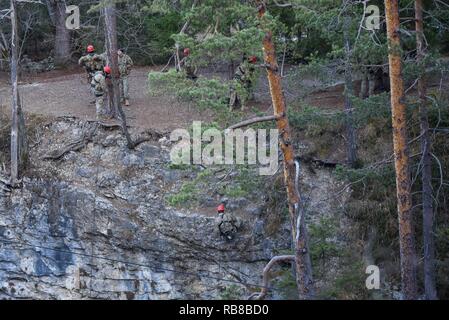 German army soldiers with the Recon Platoon, Jager Battalion 292 pose ...