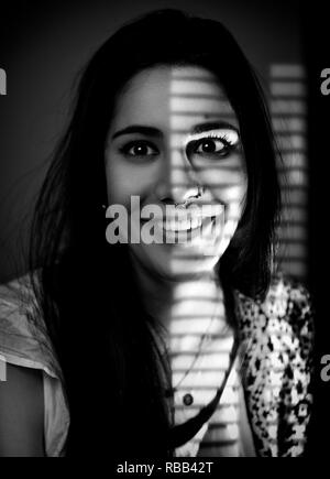 young female fright eyes scare hands mouth Stock Photo - Alamy