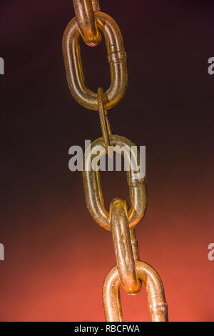 Weak link in chain Stock Photo: 10977065 - Alamy