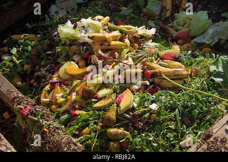 Fruit & vegetable food waste Stock Photo: 58326476 - Alamy