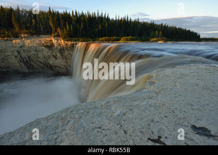Alexandra Falls and the Hay River gorge at dawn, Twin Falls Territorial ...