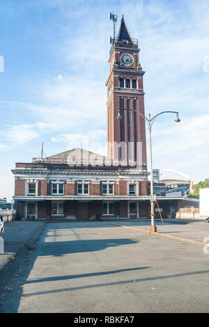 Downtown Seattle King Street Train Station and park Stock Photo - Alamy