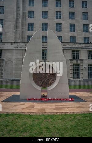 Iraq and Afghanistan Memorial on London Victoria Embankment Gardens ...