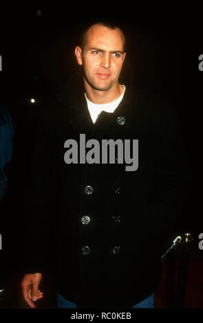 ARNOLD VOSLOO BLOOD DIAMOND PREMIERE GRAUMAN'S CHINESE THEATRE ...