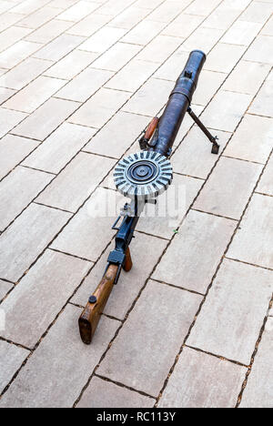 First World War weapon. Lewis automatic machine gun Stock Photo - Alamy