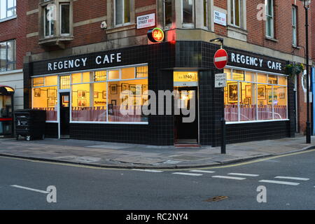 Victoria Street, Pimlico, London Stock Photo - Alamy