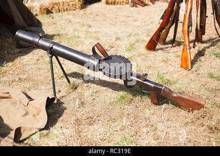 First World War-era Lewis automatic light machine gun Stock Photo - Alamy