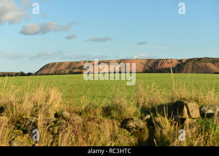 Greendykes shale bing, Broxburn, West Lothian Stock Photo - Alamy
