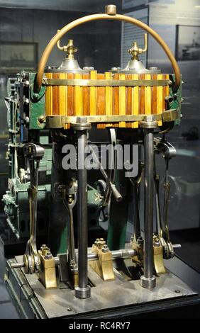 Two-cylinder steam engine with high pressure and low pressure cylinders ...