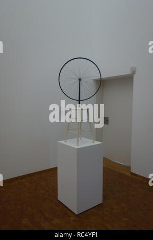 « The Bicycle Wheel » of Marcel Duchamp in 1929 - 2013. « La roue de la ...