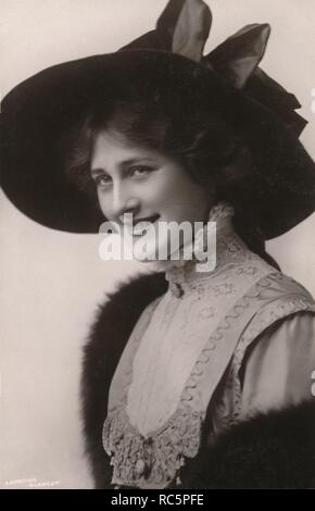 'Miss Phyllis Dare', (1890-1975), c1930. Creator: Unknown Stock Photo ...