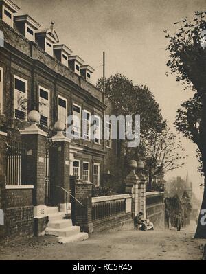 LONDON. Cromwell House Highgate hill, a Mansion of 17th century 1926 ...