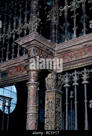 REJA DE ENTRADA A LA CAPILLA DEL CONDESTABLE DESDE LA GIROLA - 1523 ...