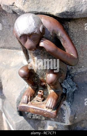 The Grand Place with the iron monkey statue - Singe du Grand Garde - at ...