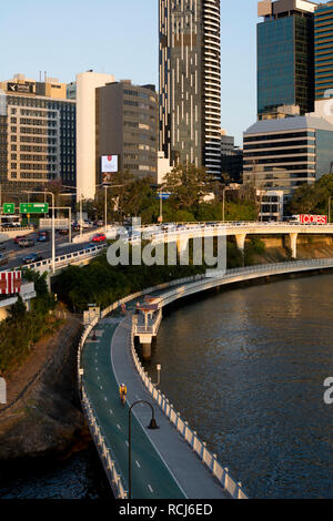Riverside Expressway and cycleway/walkway, North Quay, Brisbane city ...