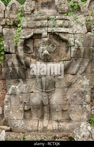 Garuda sculpture on Preah Khan temple wall Stock Photo - Alamy