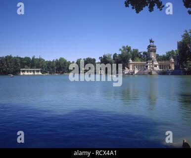 LAGO CON MONUMENTO A ALFONSO XII. Author: GRASES RIERA JOSE. Location ...