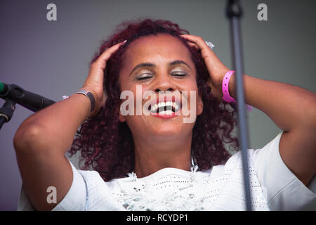 NENEH CHERRY Swedish singer in 1990 Stock Photo - Alamy