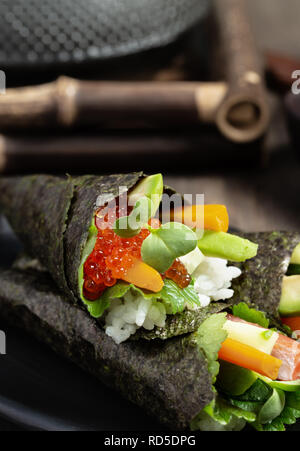 Temaki, Japanese cuisine Stock Photo - Alamy