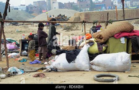 Lahore, Pakistan. 16th Jan, 2019. Pakistani government on one side ...