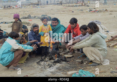 Lahore, Pakistan. 16th Jan, 2019. Pakistani government on one side ...