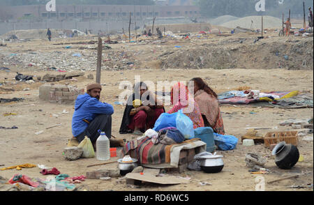 Lahore, Pakistan. 16th Jan, 2019. Pakistani government on one side ...
