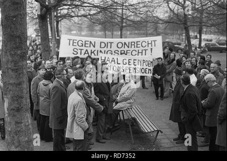 Ambtenaren vertrekken van Stock Photo - Alamy