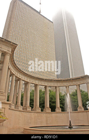Millennium Monument Peristyle at Wrigley Square in Chicago. The ...