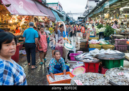 the fish market at the food Market at the Khlong Toey Market in Khlong ...