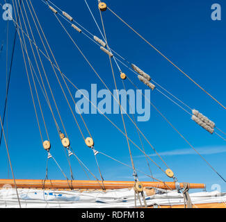 The tall ship rigging Stock Photo - Alamy