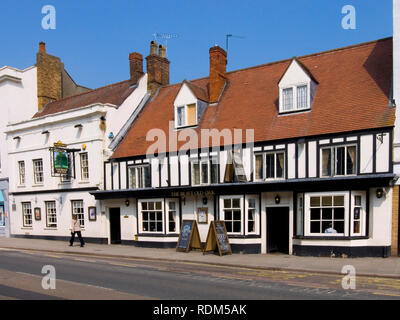 The Brave Old Oak Pub, Watling Street, Towcester, Northamptonshire ...