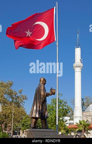 Turkish flag by Ataturk monument statue on engraved structure Stock ...