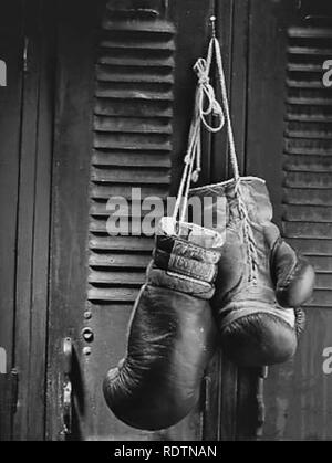 Arash Hashemi boxer the final round next day paint and body Stock Photo ...