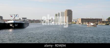 Antwerpen Kattendijkdok 4 Stock Photo - Alamy