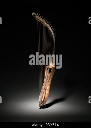 Arched Harp (shoulder harp Stock Photo - Alamy
