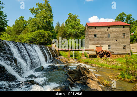 Brightwells Mill Complex, 586 Brightwells Mill Road, Madison Heights ...
