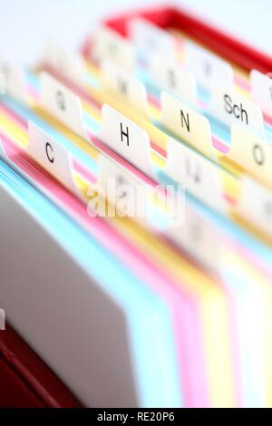 File box with index cards in alphabetical order Stock Photo - Alamy