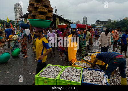 Daily street life in Mumbai Bombay in Maharashtra in India in South ...