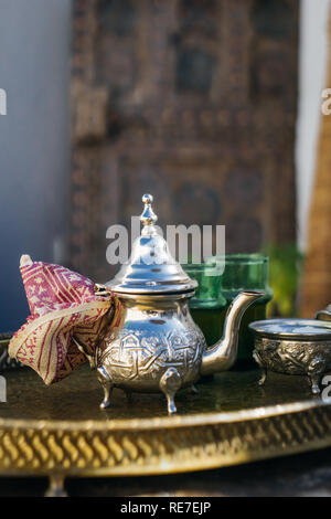 Arabian Mint Tea (Moroccan Mint Tea) The national hot drink in the ...