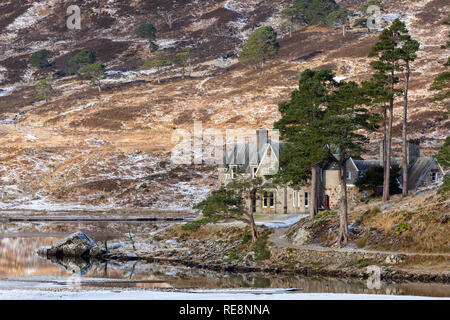 GLEN AFFRIC LODGE AND LOCH AFFRIC SCOTLAND Stock Photo - Alamy