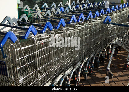 Tesco supermarket store in Hook, Hampshire, England Stock Photo - Alamy