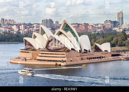Iconic Sydney Opera House, front view. New South Wales, Australia Stock ...