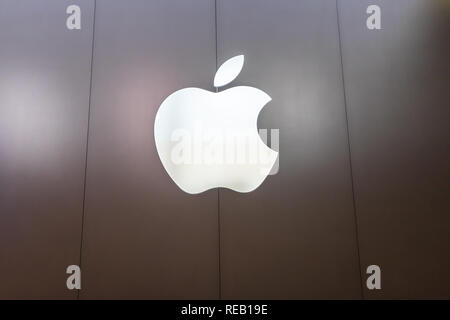 The Apple store in Milton Keynes, England Stock Photo - Alamy