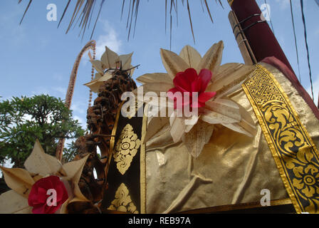 Traditional Balinese offering made for gods outside Hindu Temple, Ubud ...