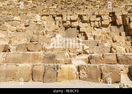 Large limestone blocks, stonework on the Great Pyramid of Khufu ...