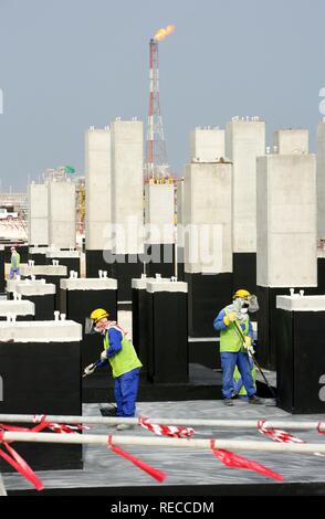 Refinery, Ras Laffan Industrial City, Qatar Stock Photo - Alamy